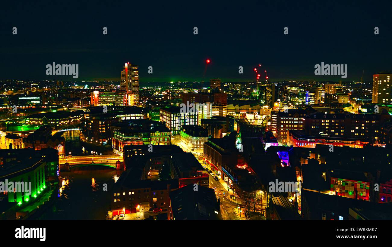 Leeds skyline at night panorama hi-res stock photography and images - Alamy