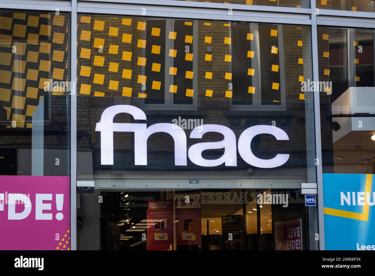Fnac logo hi-res stock photography and images - Alamy