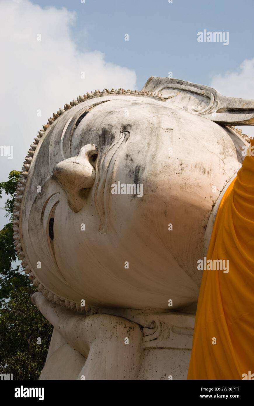 Tempel wat khun inthapramun hi-res stock photography and images - Alamy