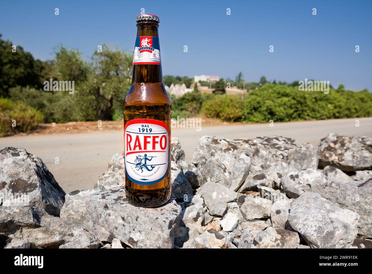 Stone brewing company logo hi-res stock photography and images - Alamy