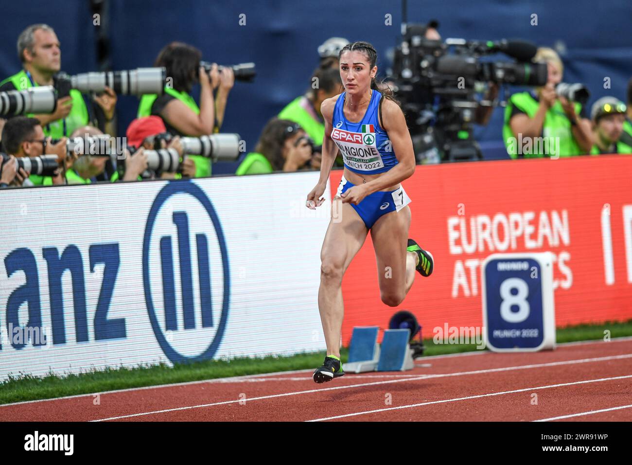 Alice mangione running hi-res stock photography and images - Alamy