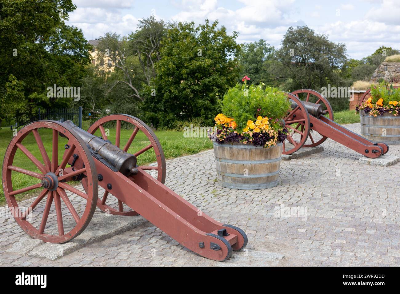 15th century cannons castle hi-res stock photography and images - Alamy