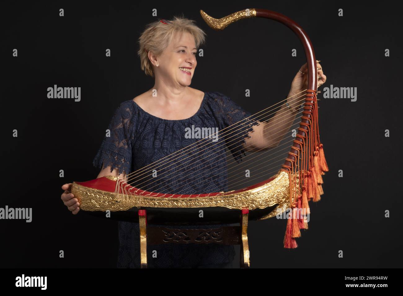 Burmese history black hi-res stock photography and images - Alamy