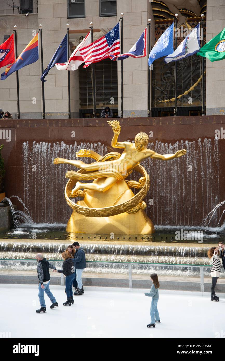 Prometheus, the 1934 gilded, cast bronze sculpture by Paul Manship ...