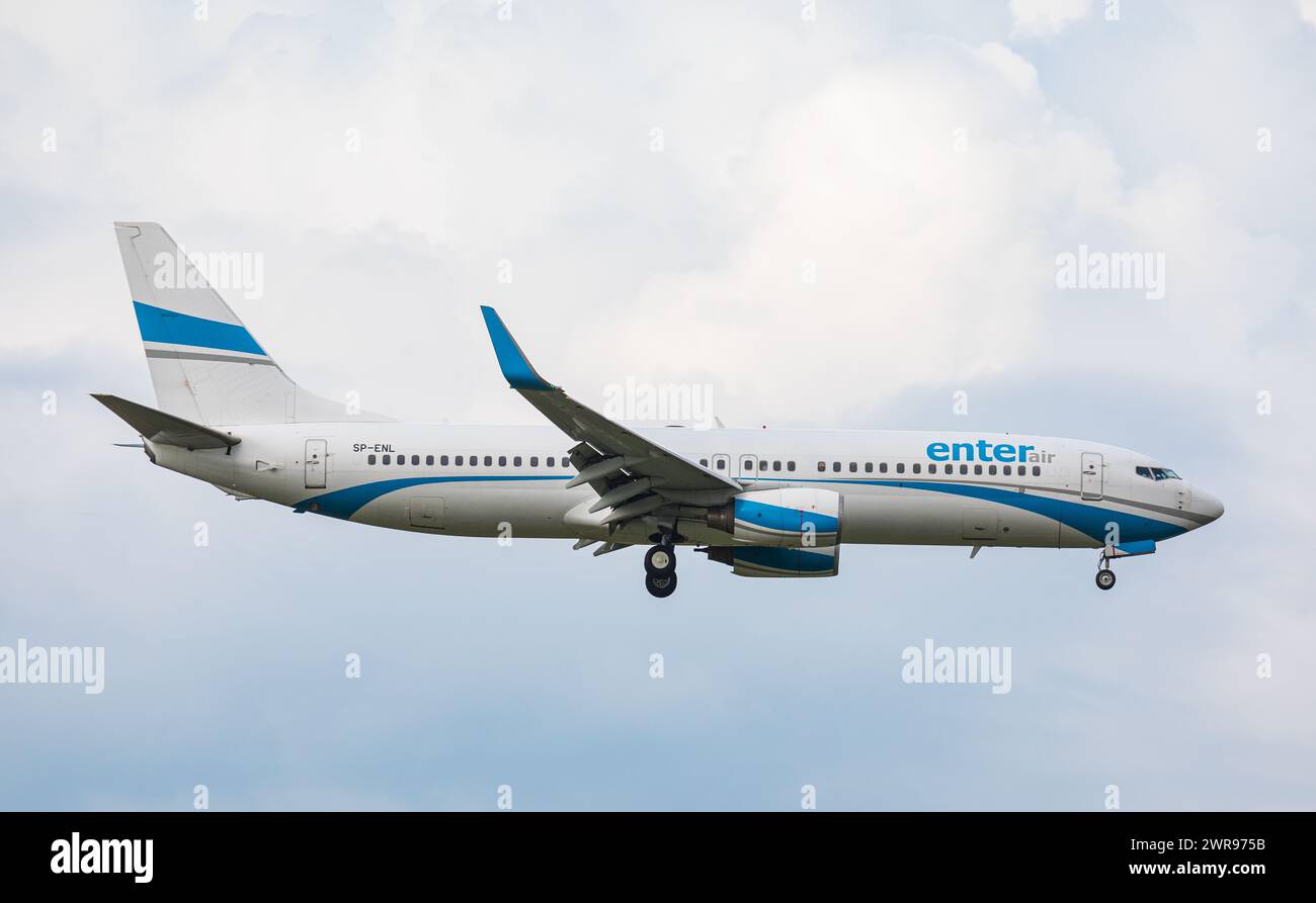 B737 8cx hi-res stock photography and images - Alamy