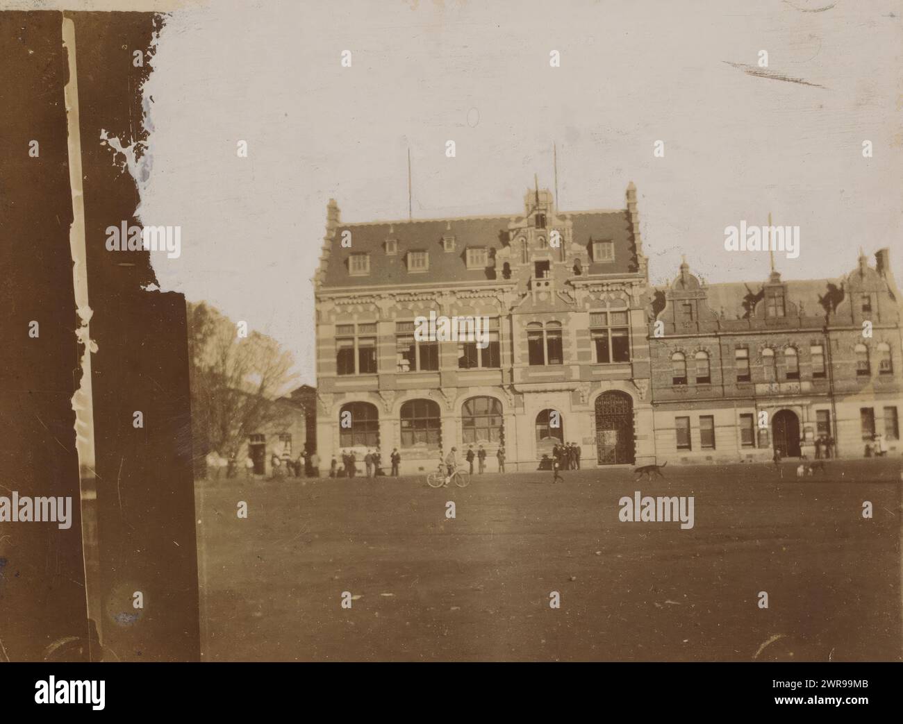 View of the Kerkplein in Pretoria, anonymous, Pretoria, 1898, baryta ...