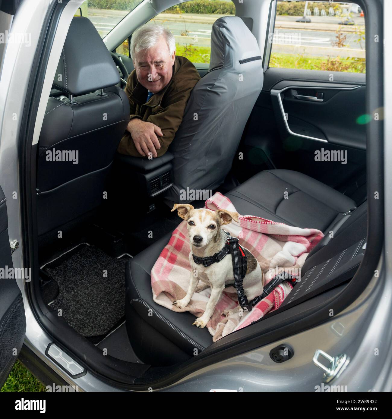 13/11/2023 The Yorkshire Vet, Peter Wright, with 11-year-old Jack ...