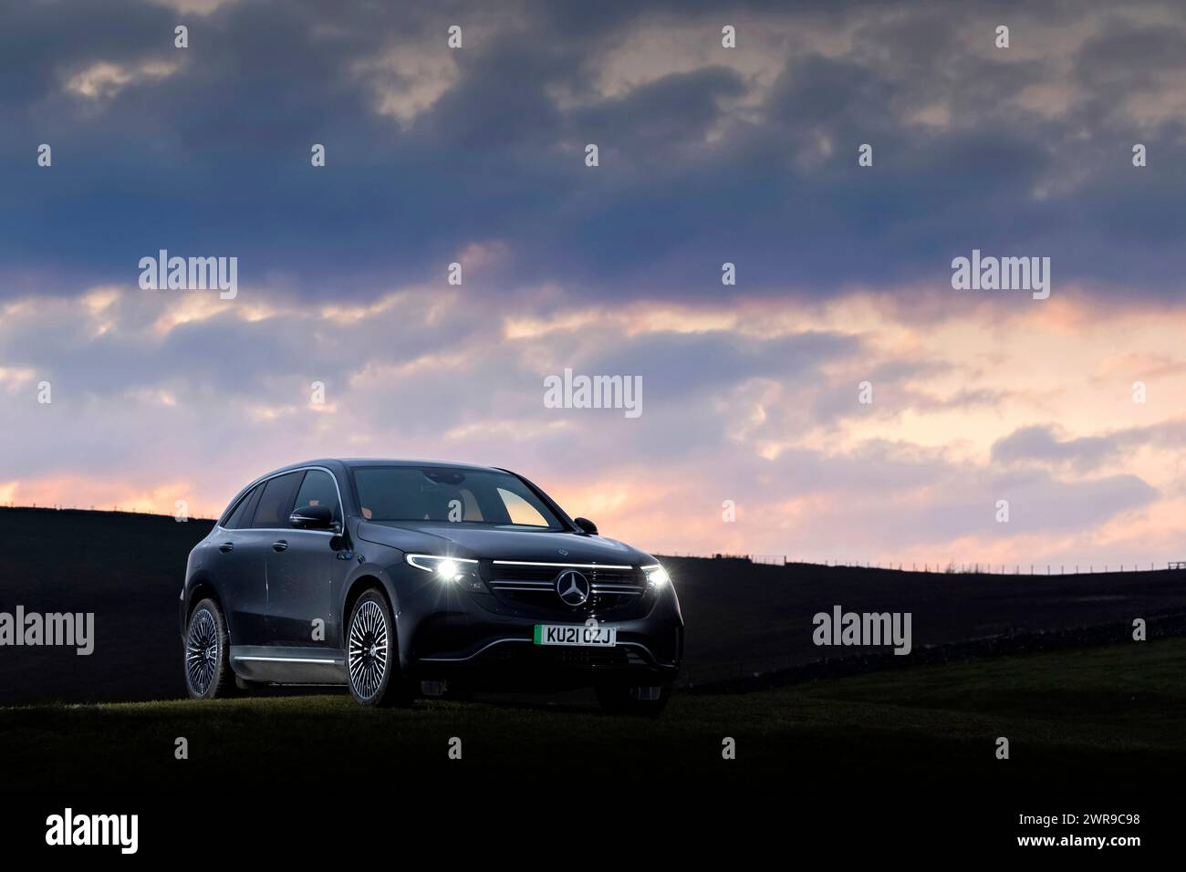 Mercedes eqc 400 4matic amg line hi-res stock photography and images ...