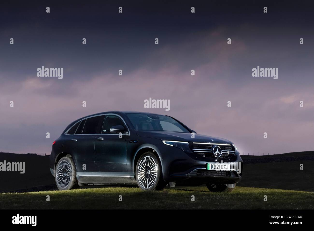 Mercedes eqc 400 4matic amg line hi-res stock photography and images ...
