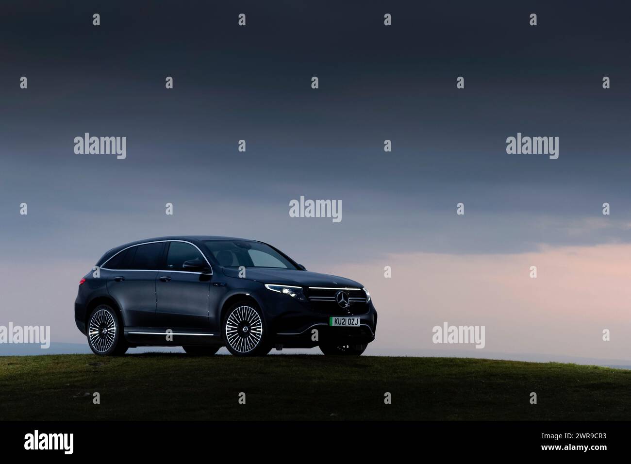 Mercedes eqc 400 4matic amg line hi-res stock photography and images ...