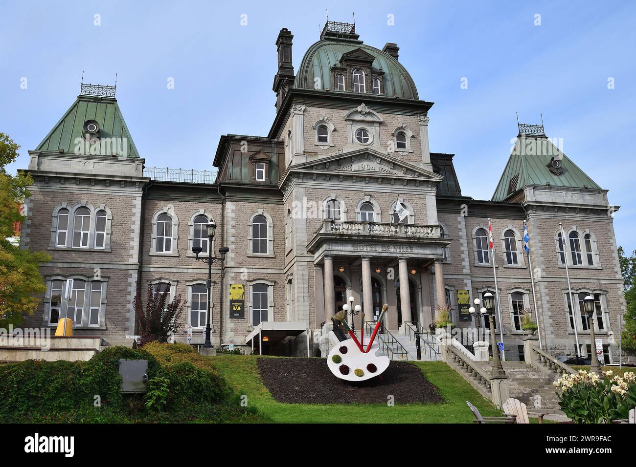 Quebec city hall hi-res stock photography and images - Alamy