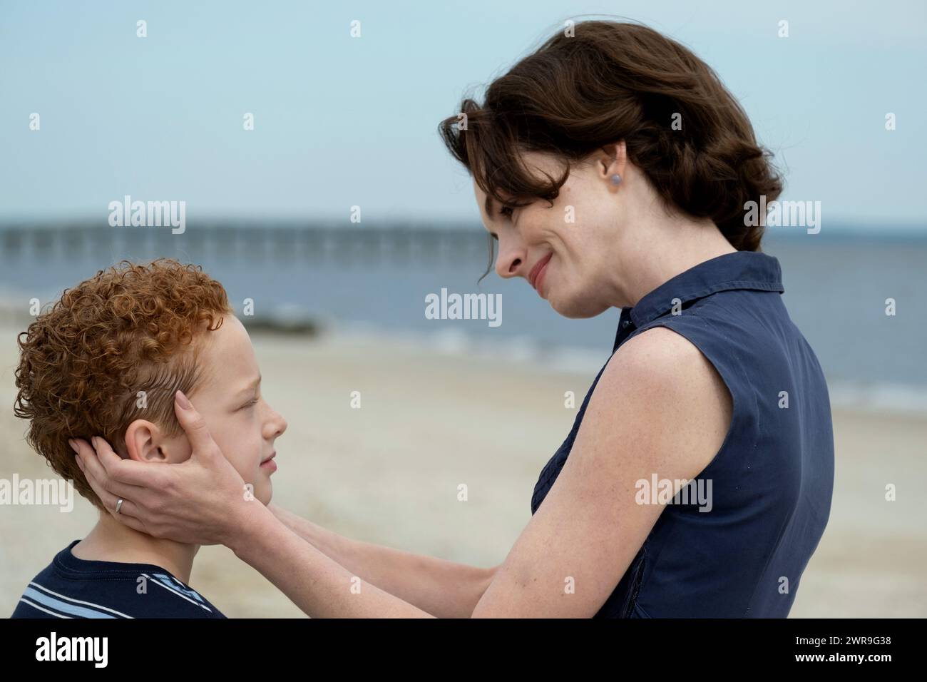 Mothers' Instinct Eamon Patrick O'Connell & Anne Hathaway Stock Photo - Alamy