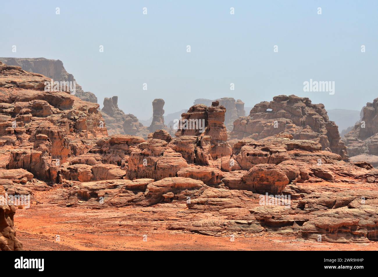 Rock formation with in the Sahara desert, Algeria Stock Photo - Alamy