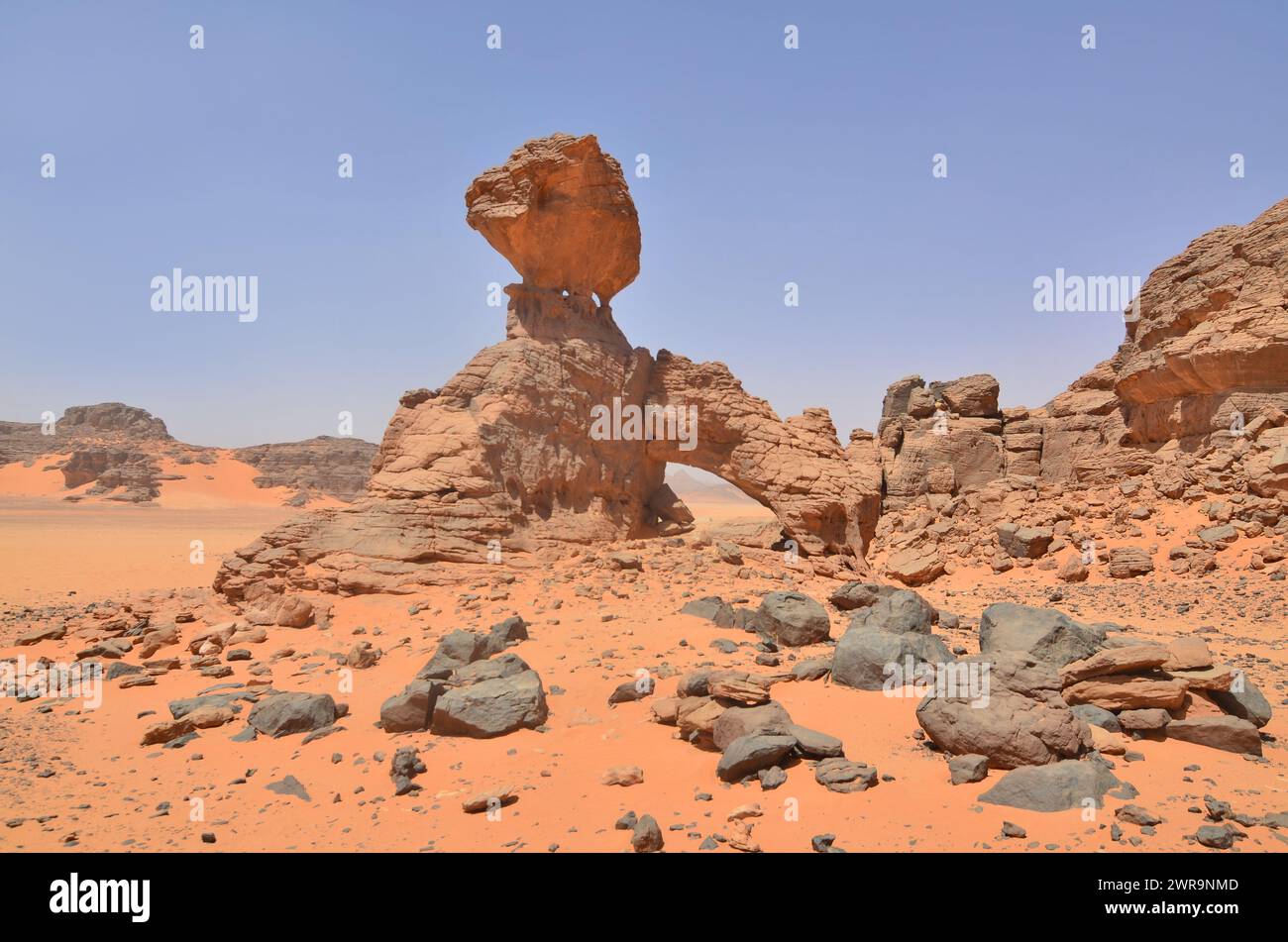 Rock formation with in the Sahara desert, Algeria Stock Photo - Alamy