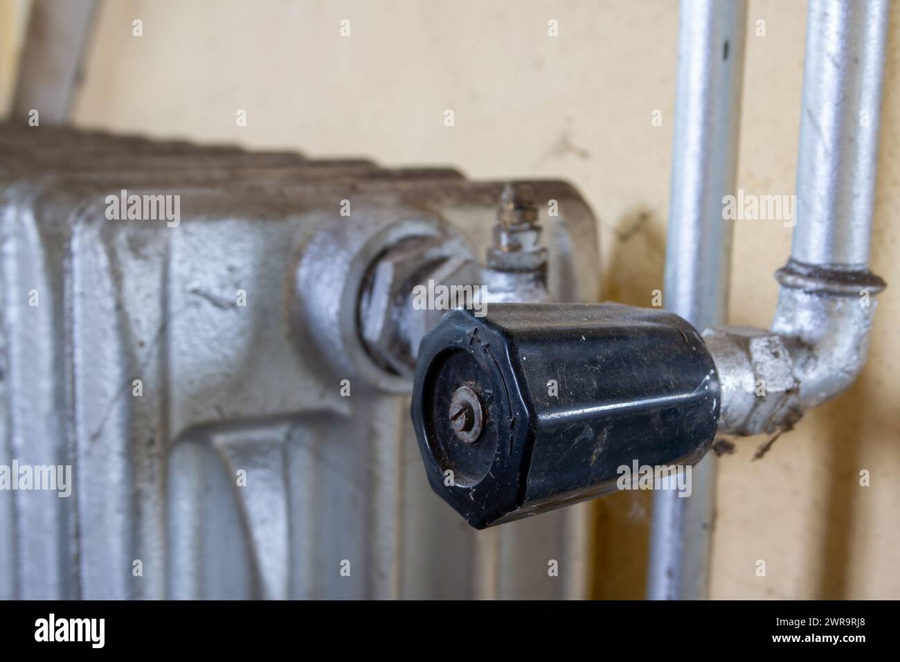 Old heating thermostat on a radiator Stock Photo - Alamy