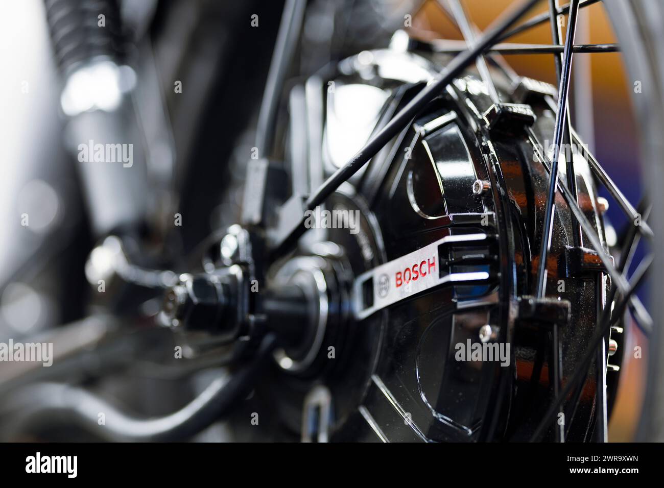 04/03/22 Bosch electric motor in rear wheel hub. Maeving Motorcycles ...