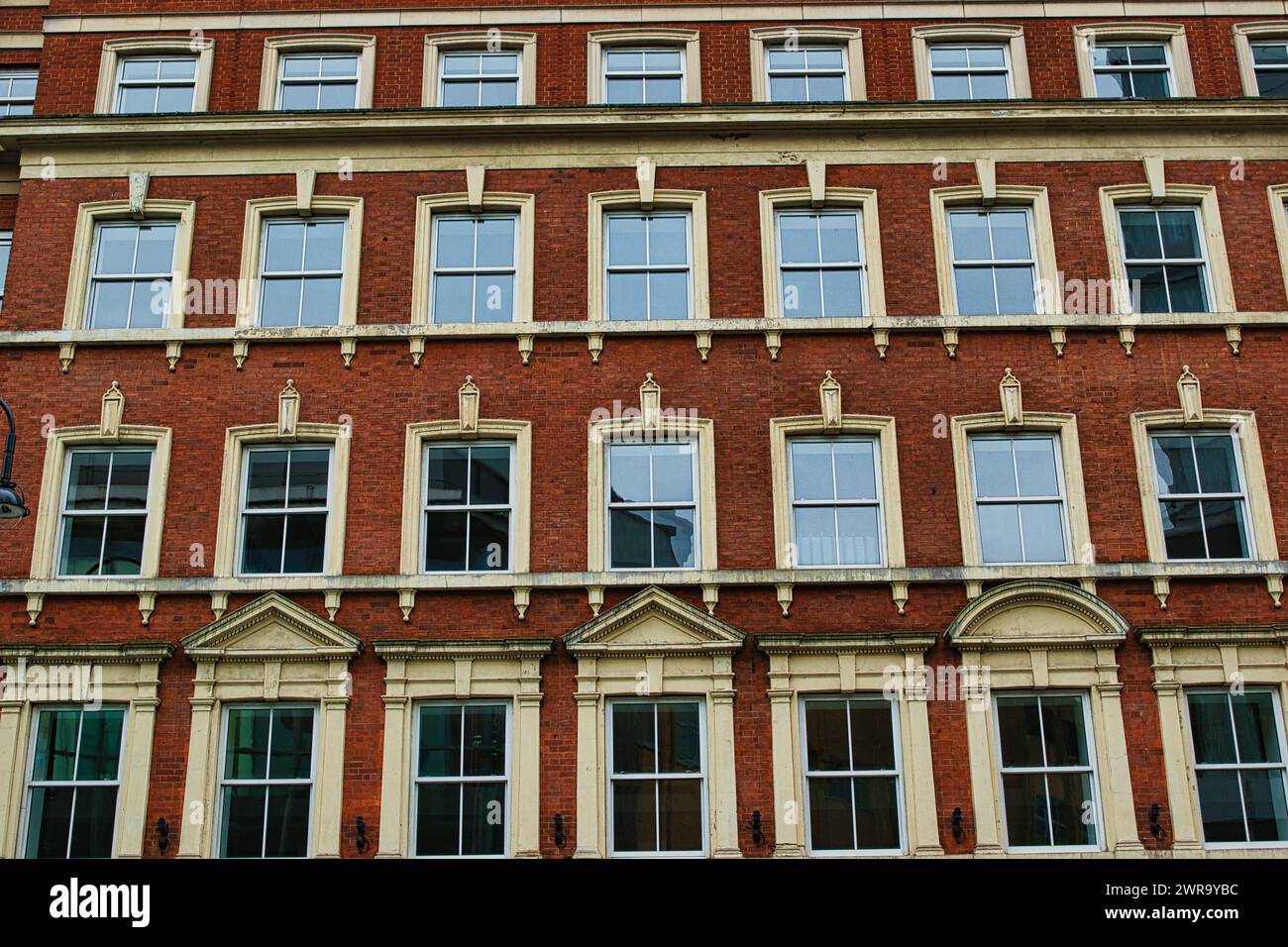 Symmetrical facades hi-res stock photography and images - Alamy