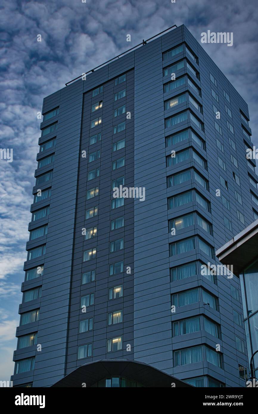 High top facades hi-res stock photography and images - Alamy