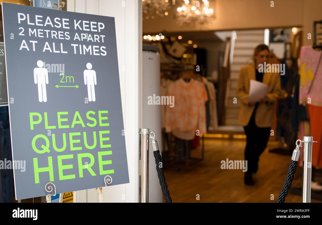 15/06/20 Non essential shops open for the first time in months in ...