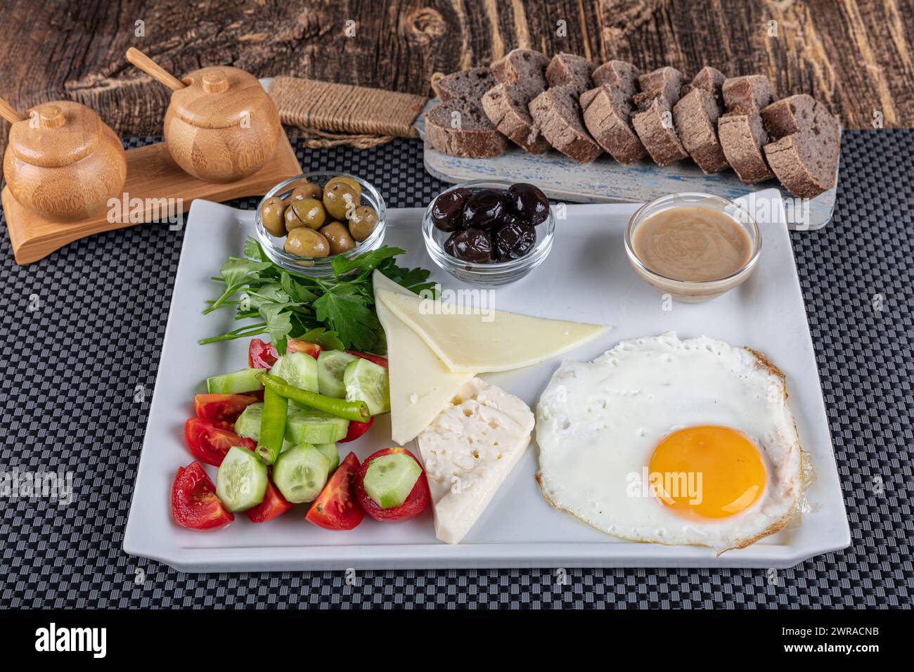 Serpme turk kahvaltisi hi-res stock photography and images - Alamy