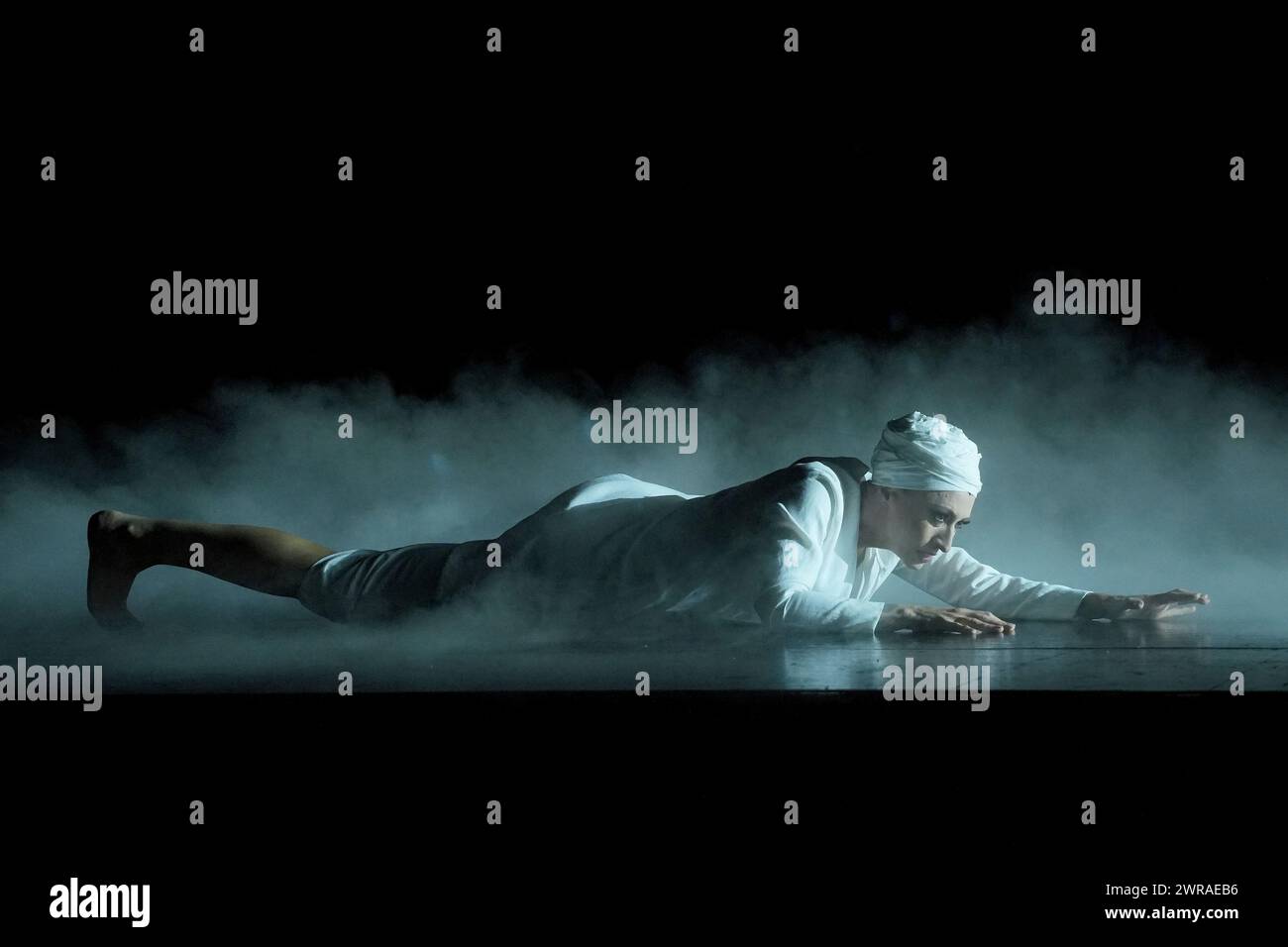 The singer Daisy Press during her performance in the play "La Bella ...