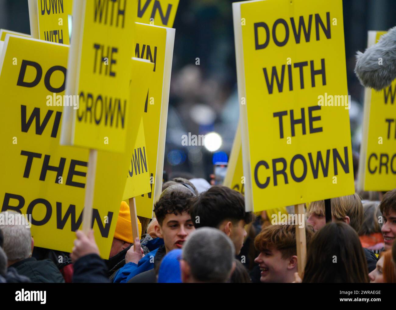 Anti-monarchy protesters demonstrating opposite Westminster Abbey ...