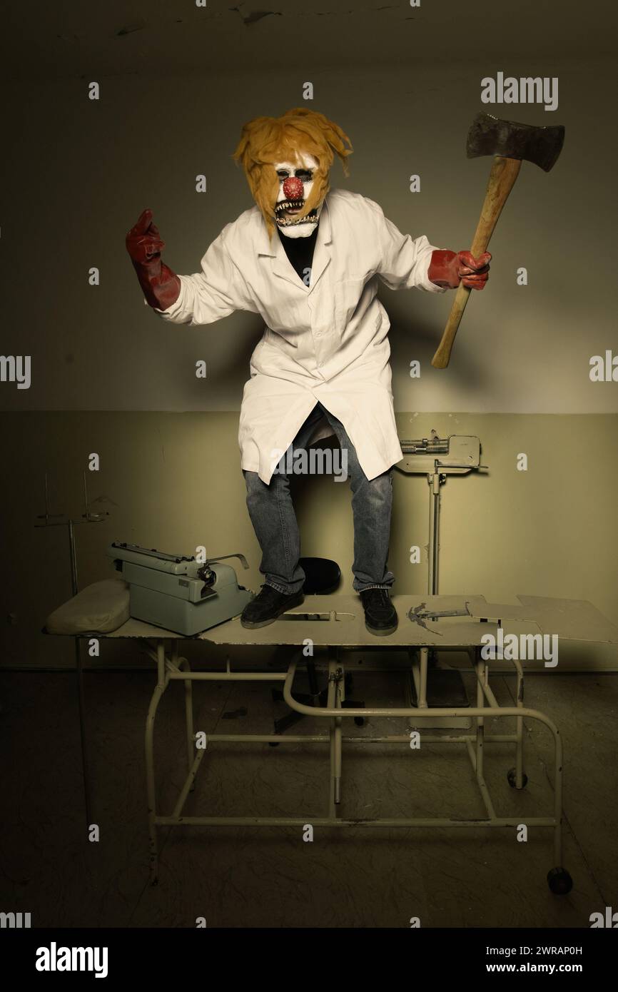 Horrible character of creepy doctor in mask waiting for victim Stock ...