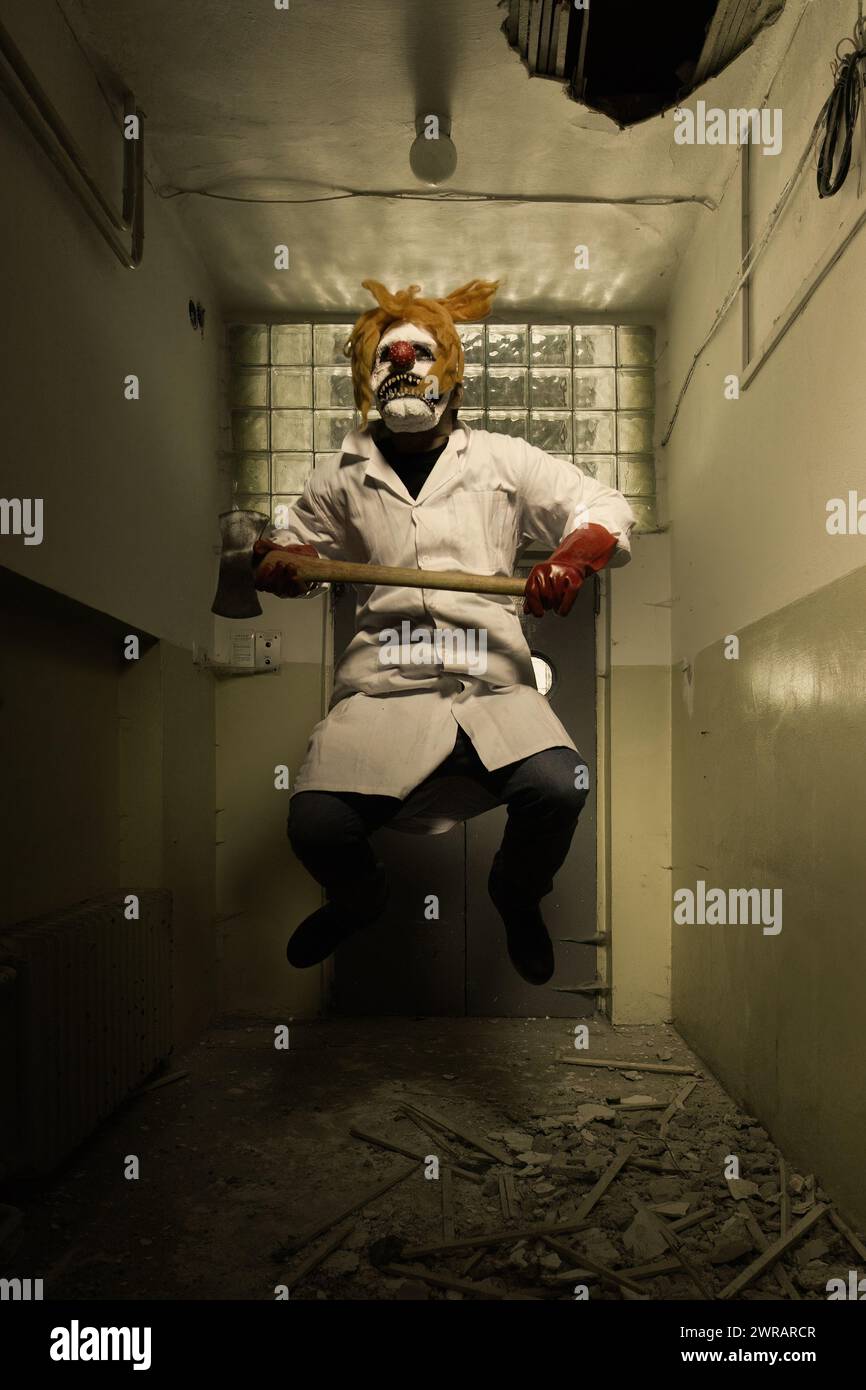 Horrible character of creepy doctor in mask waiting for victim Stock ...