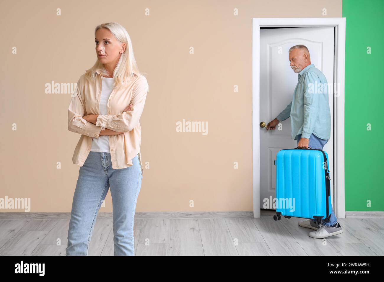 Divorce couple door hi-res stock photography and images - Alamy
