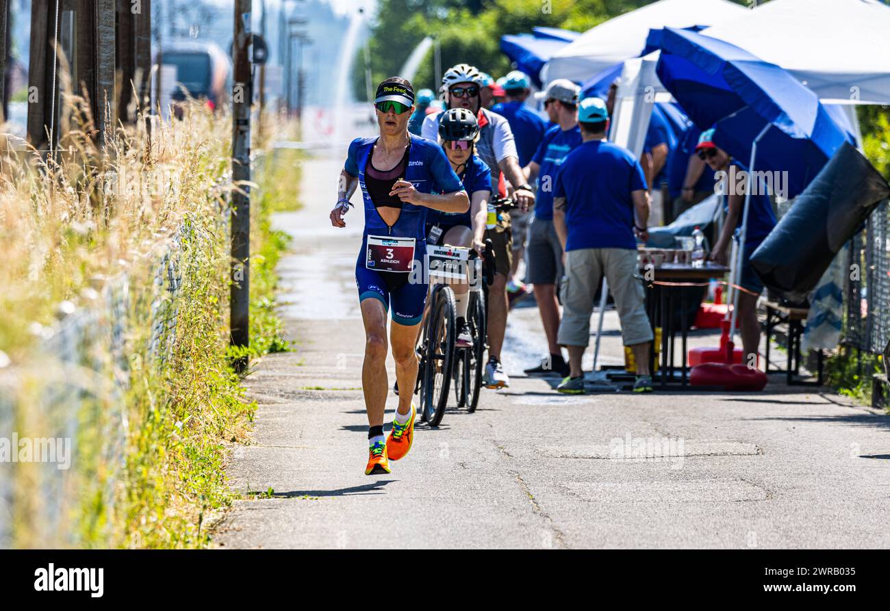 Die, beim Ironman 70.3 Switzerland, auf dem zweiten Platz liegende britische Triathletin ...