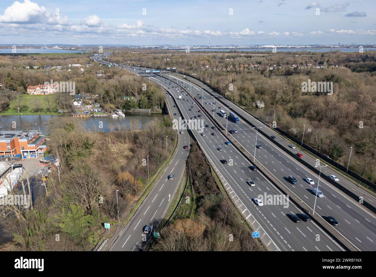 Aerial view london m25 motorway hi-res stock photography and images - Alamy