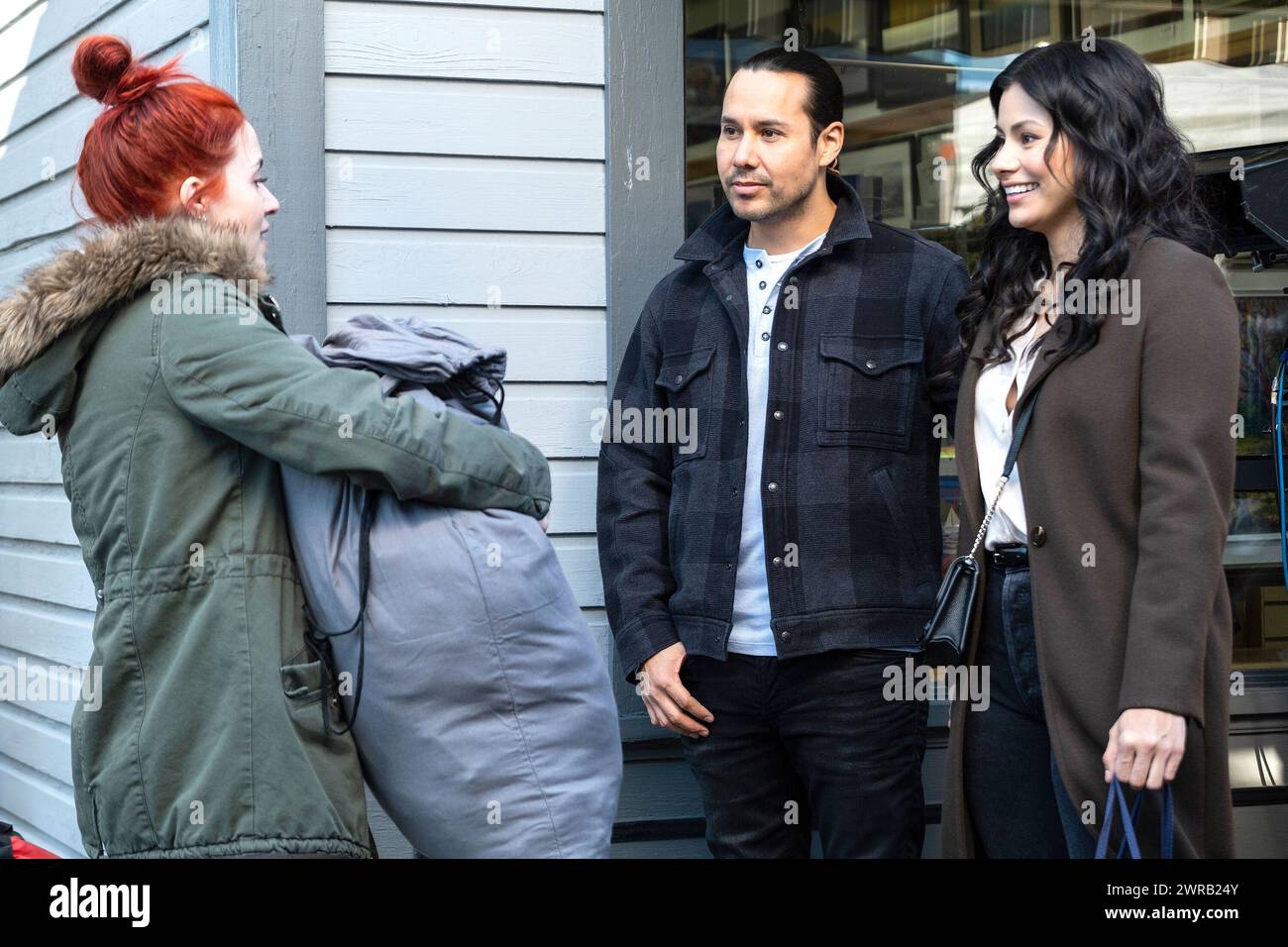 RESIDENT ALIEN, from left: Alice Wetterlund, Justin Rain, Taylor ...