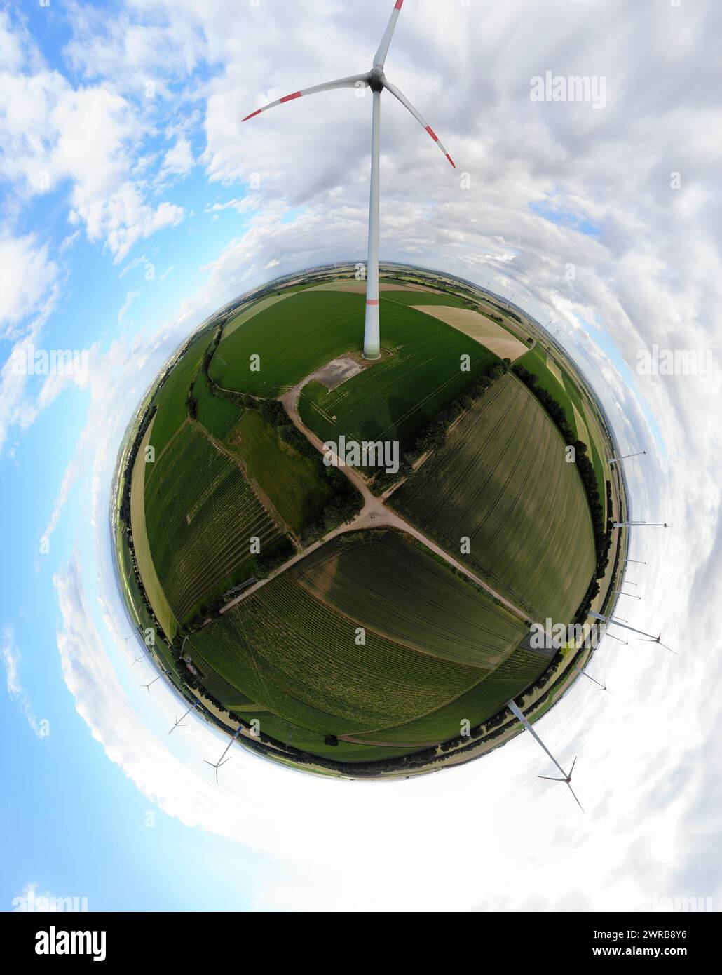 full circle-Panorama Luftbild: Windkraftanlagen bei Schornsheim ...