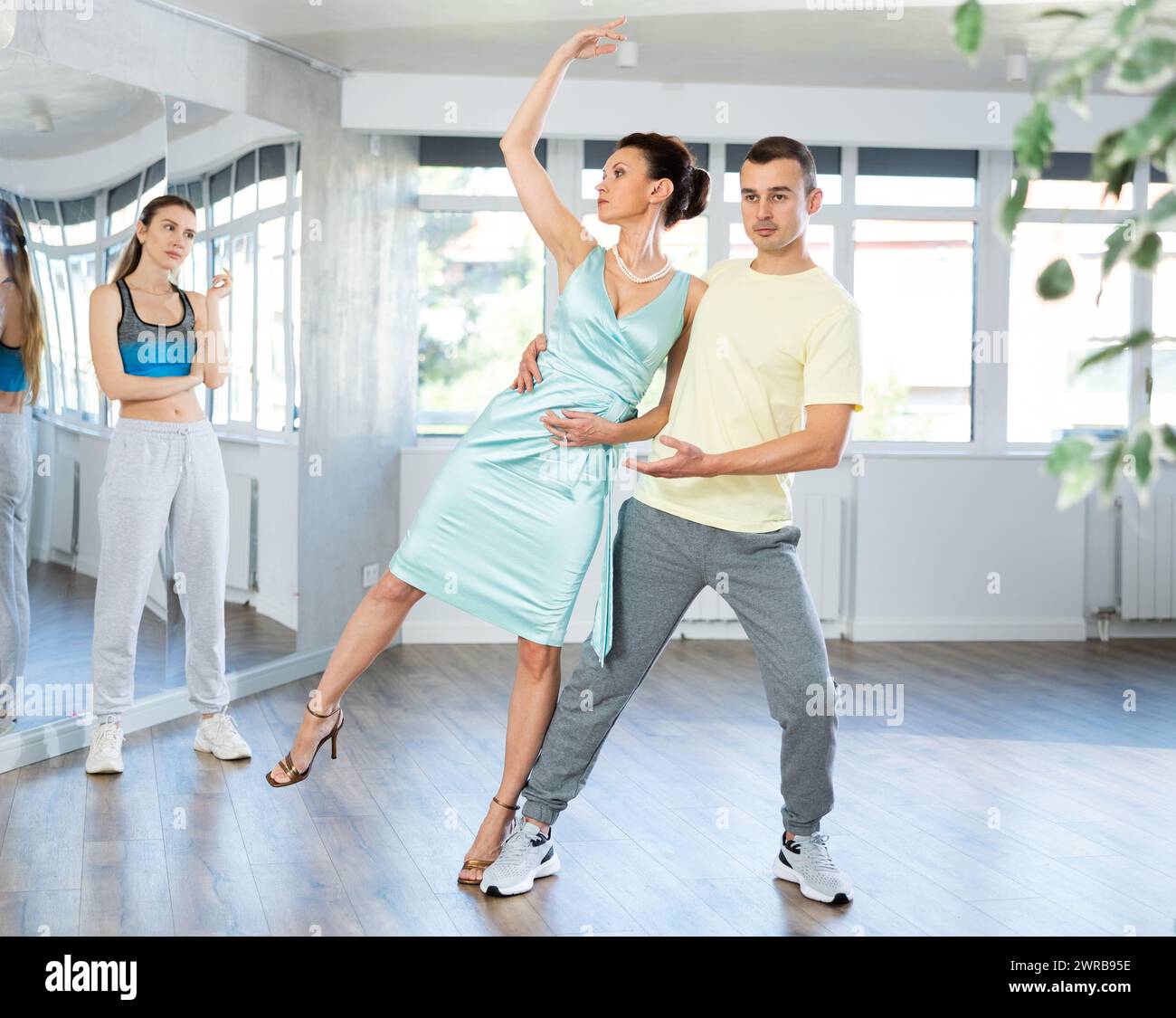 Ballroom dance instructor hi-res stock photography and images - Alamy