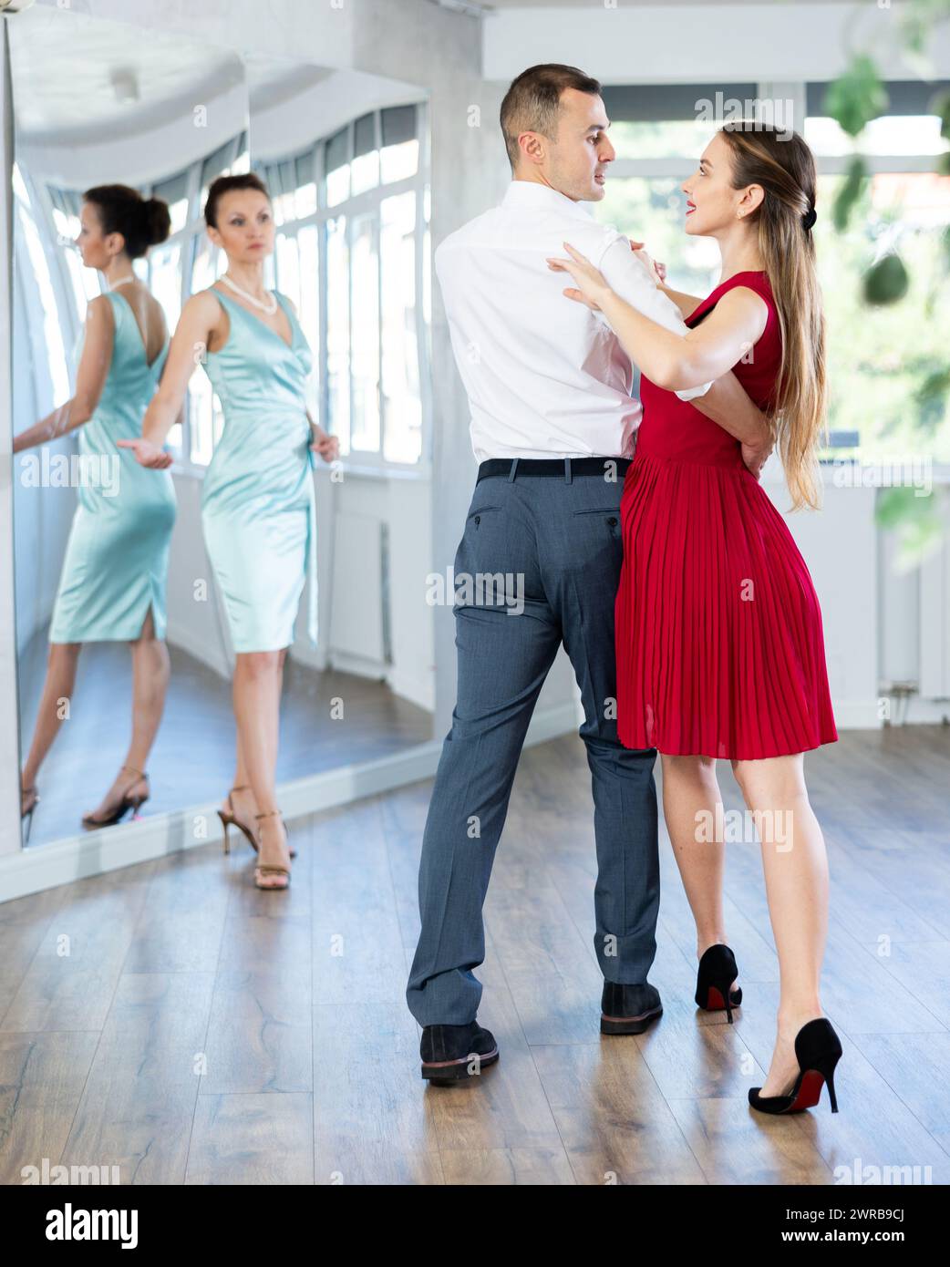 Graceful ballroom style hi-res stock photography and images - Alamy