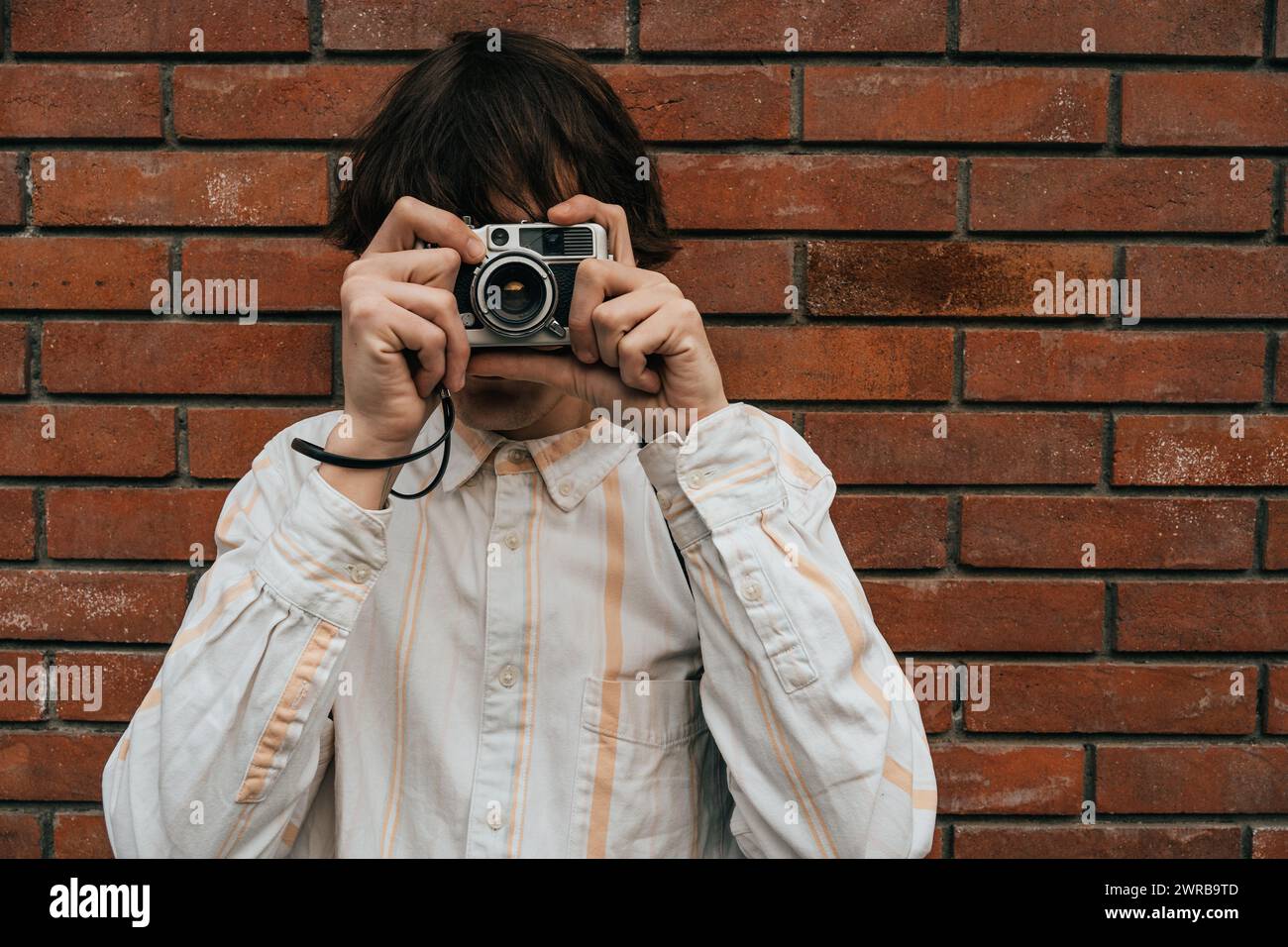 Male photographer vintage camera hi-res stock photography and images ...