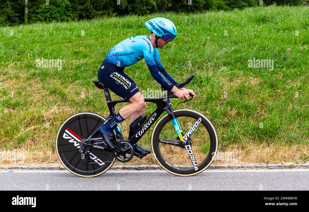 Der italienische Radrennfahrer Leonardo Basso vom Team Astana ...