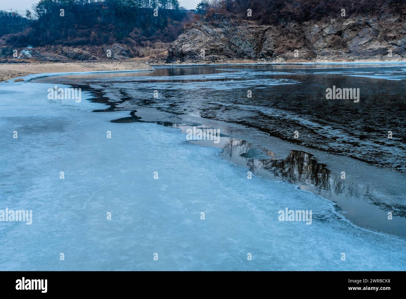 Cold season in south korea hi-res stock photography and images - Alamy