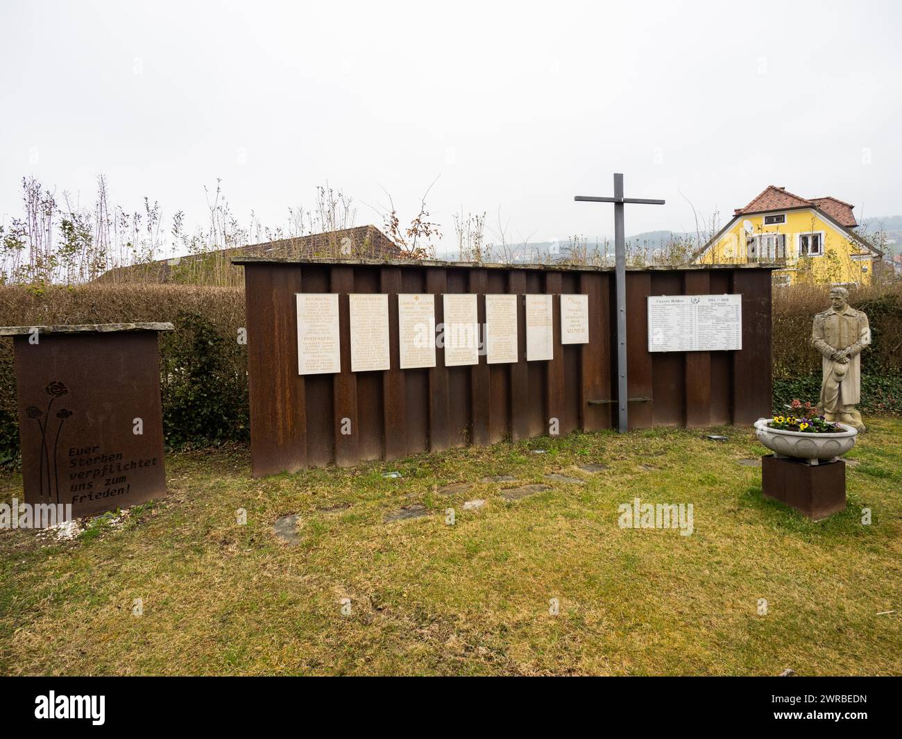Memorial for fallen soldiers in World War I, Stubenberg am See, Eastern ...