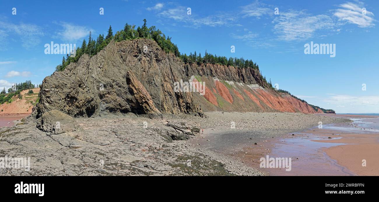 Cliffs, red sandstone, Five Islands Provincial Park, Fundy Bay, Nova ...