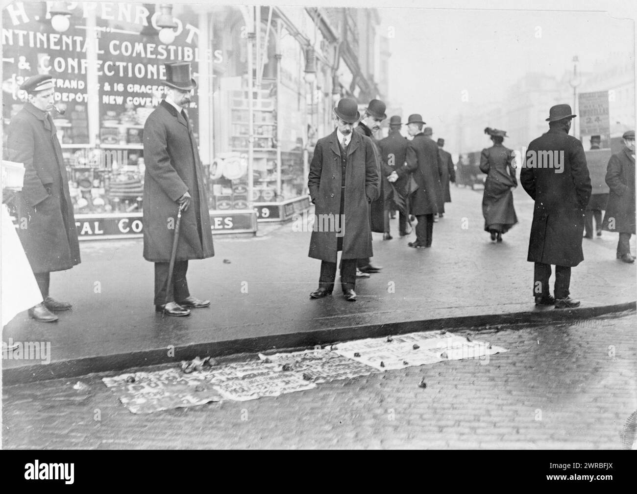 Posters 1912 Black and White Stock Photos & Images - Alamy