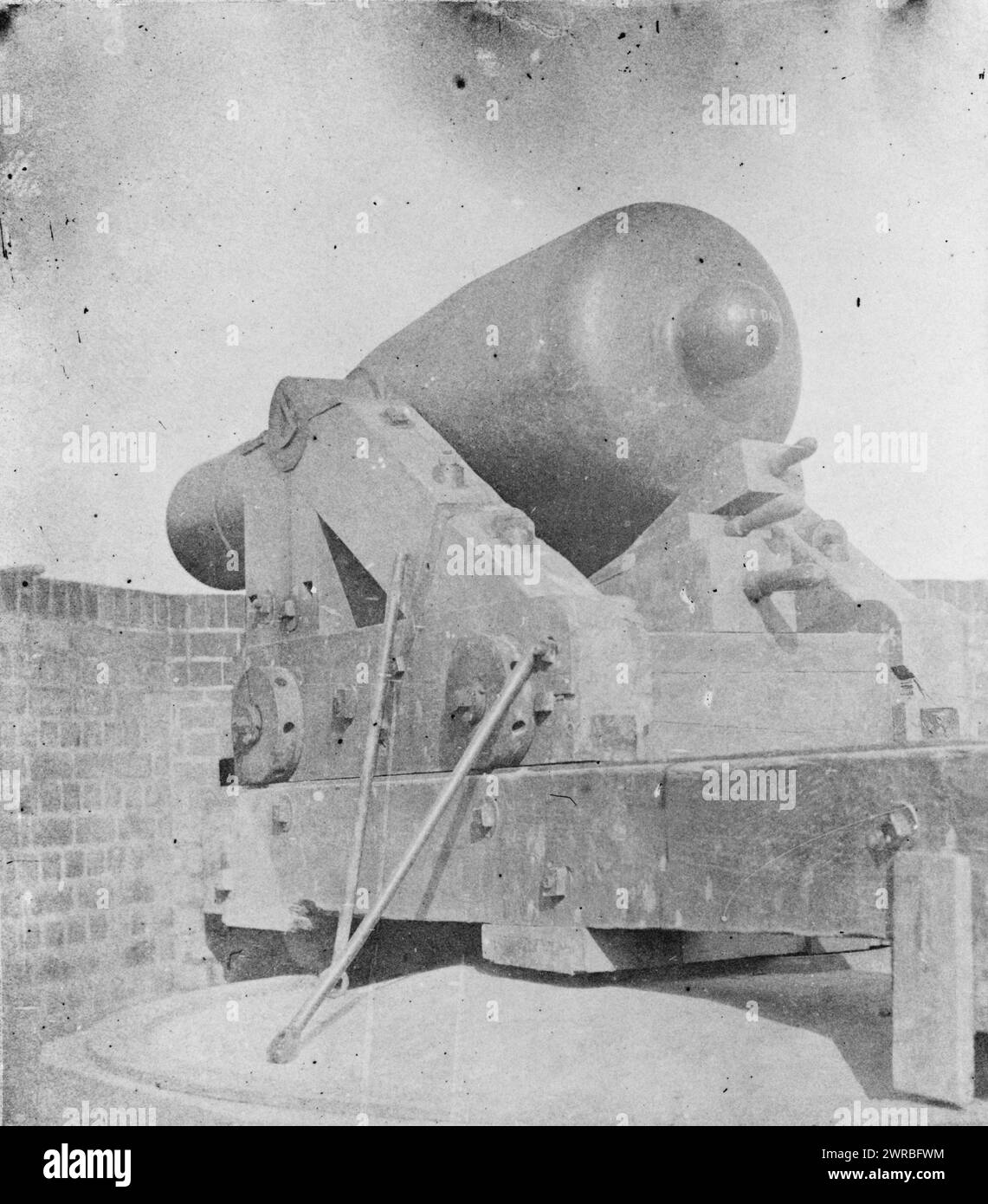 Rodman smooth bore gun hi-res stock photography and images - Alamy