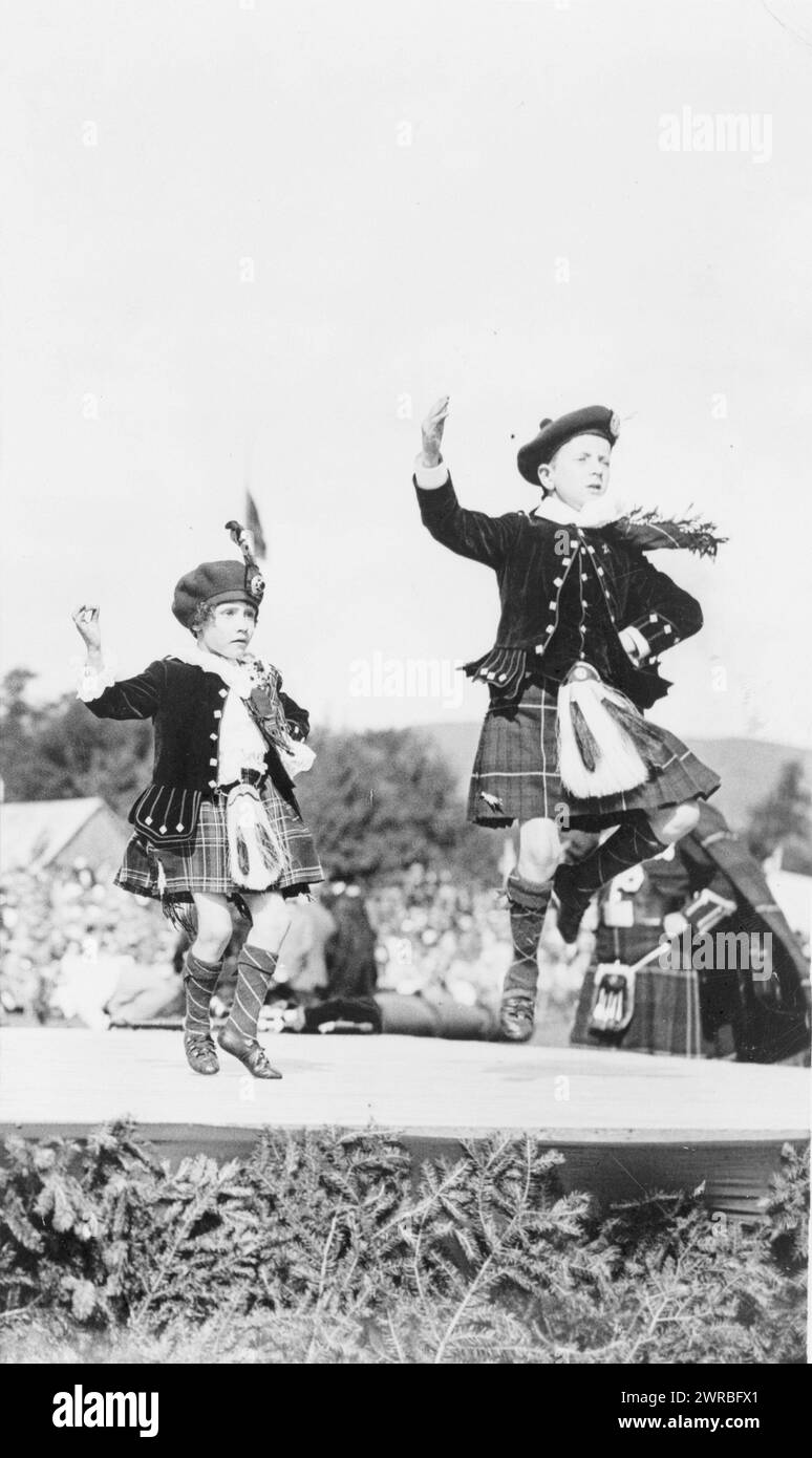 Children dancing scotland hi-res stock photography and images - Alamy