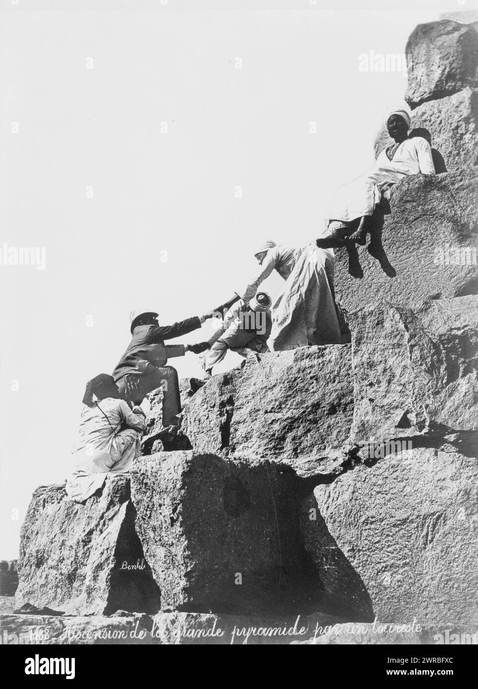 Climbing great pyramid egypt hi-res stock photography and images - Alamy