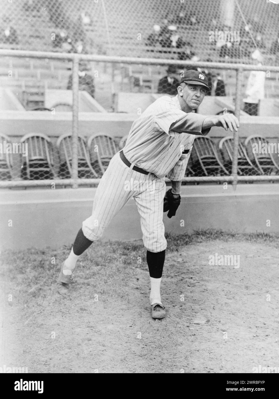 Raymond Benjamin Caldwell, Yankee pitcher, full-length portrait, facing ...