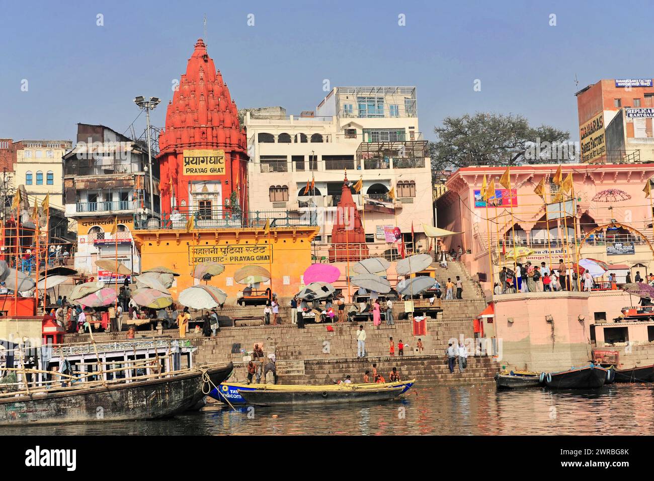 Varanasi ghats temple hi-res stock photography and images - Alamy