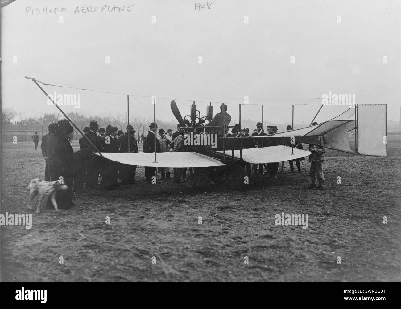 Airplane examined Black and White Stock Photos & Images - Alamy