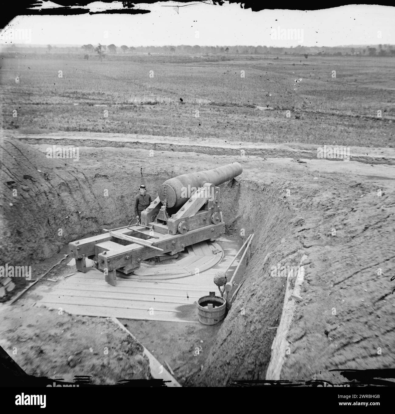 10 inch columbiad gun hi-res stock photography and images - Alamy