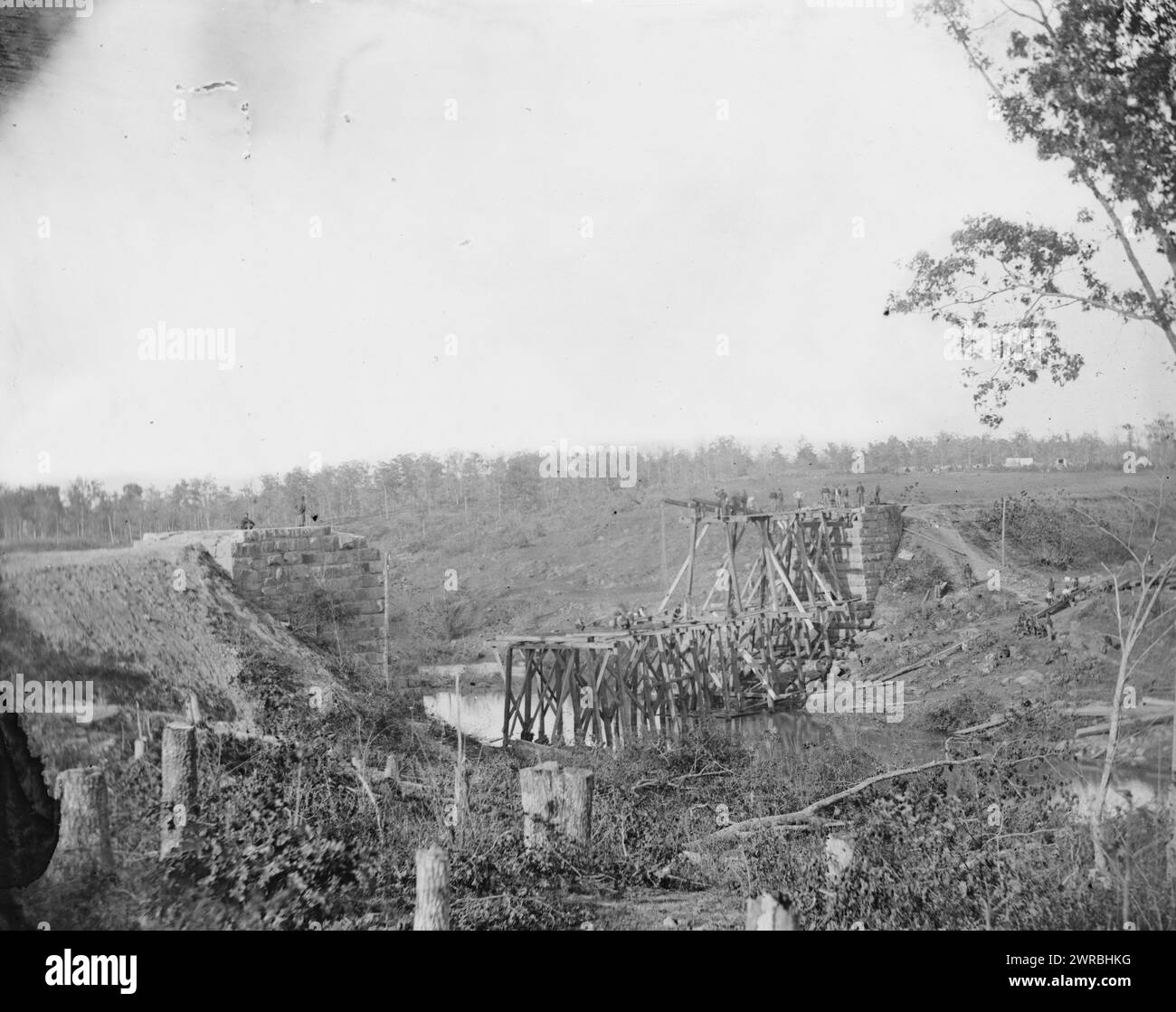 Federal soldiers rebuilding hi-res stock photography and images - Alamy