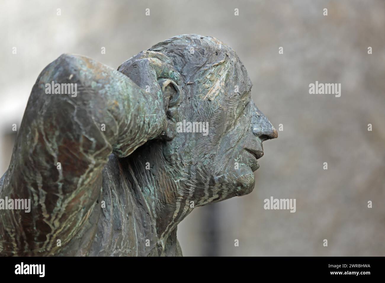 Sculpture Eavesdropper by Karl-Henning Seemann 2007, detail, head, face ...